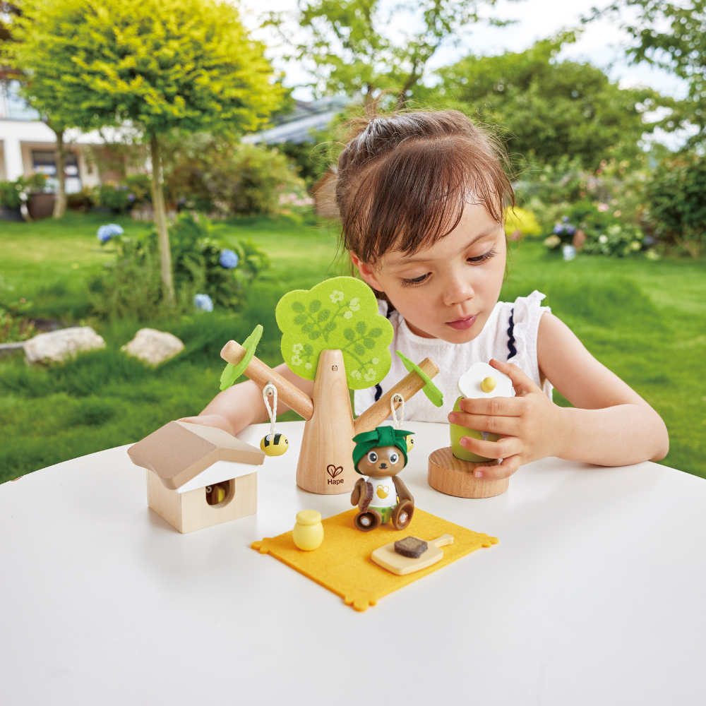 Hape Green Planet Explorers Honey Bees Picnic Set – Hape Toys